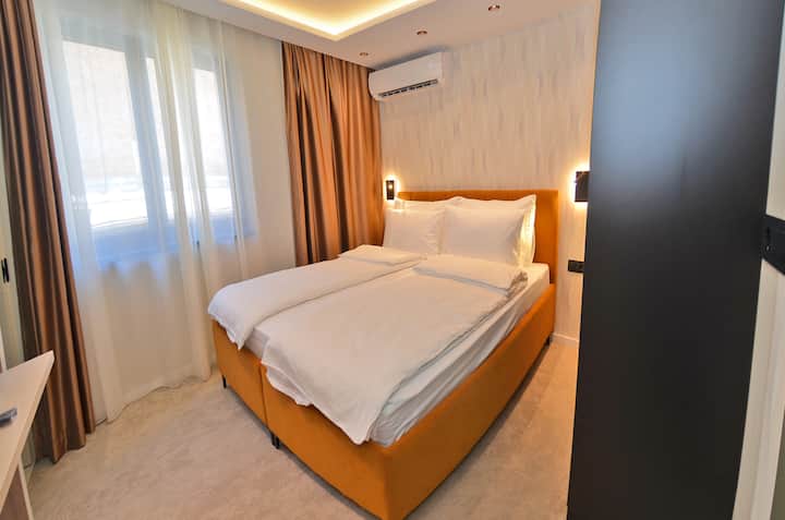 Cozy Ferhadija Old Town Centre - Self Check-in - Sarajevo