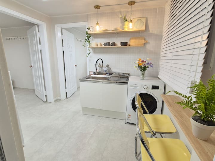 Hongdae Clean &Cozy 2 Rooms. - Seul