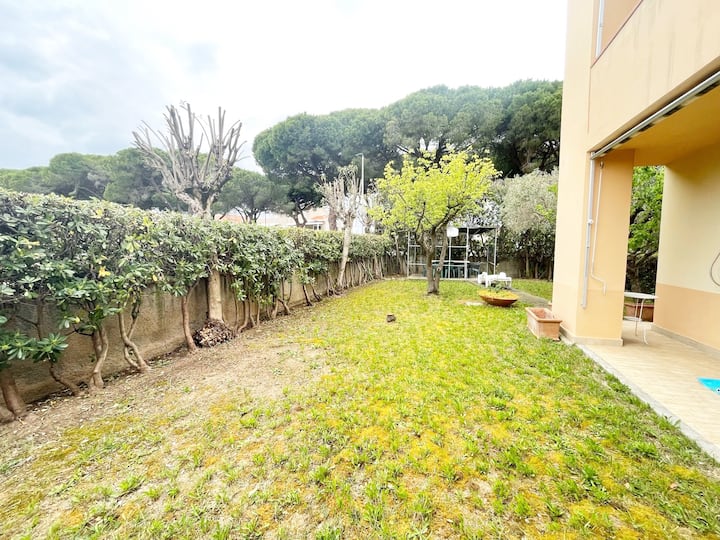 Casa Piano Terra - Giardino - 900 Metri Dal Mare - Cecina