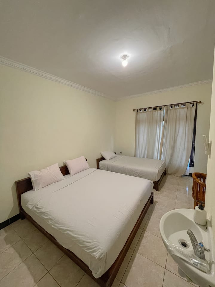 Fully Kitchen | Family Stay | City Center - Labuan Bajo