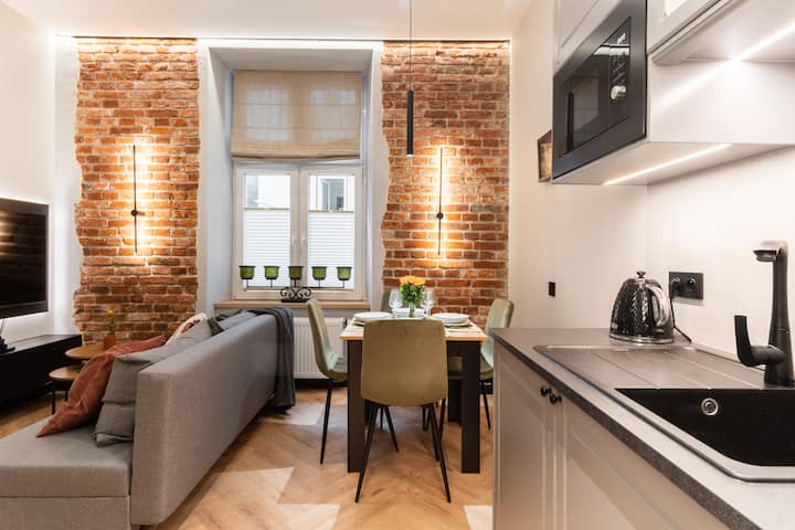 Charm & Comfort:renovated Gem In Old Town Apt B - Krakow