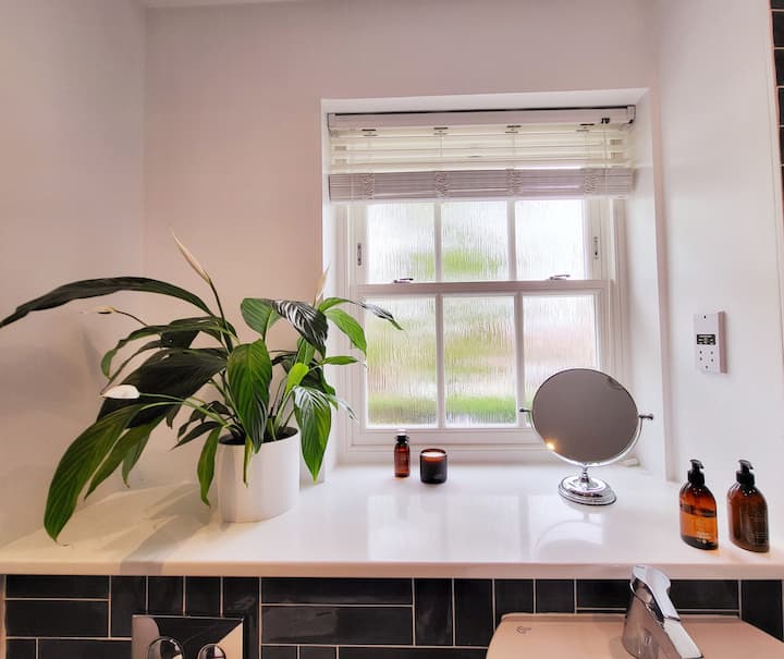 Guest Suite In West Sussex - チチェスター