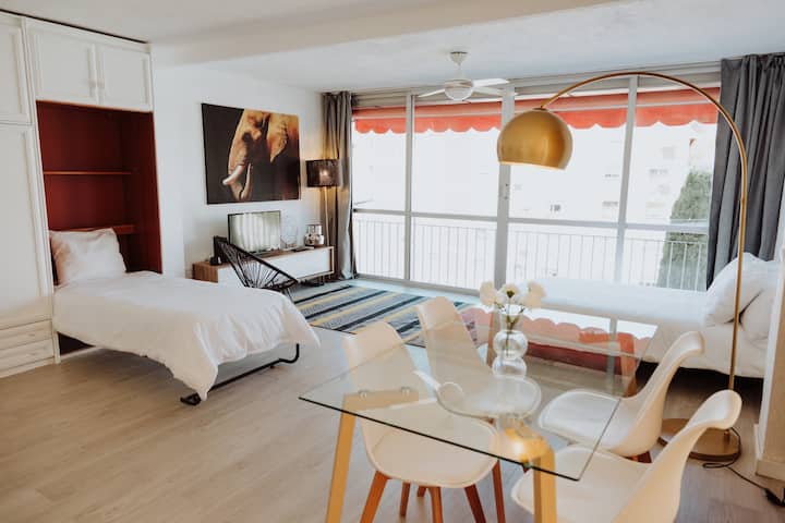 Piso Reformado Junto Al Mar. - Benidorm