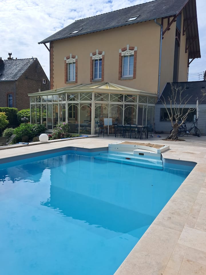 Maison Familiale Avec Piscine - Laval