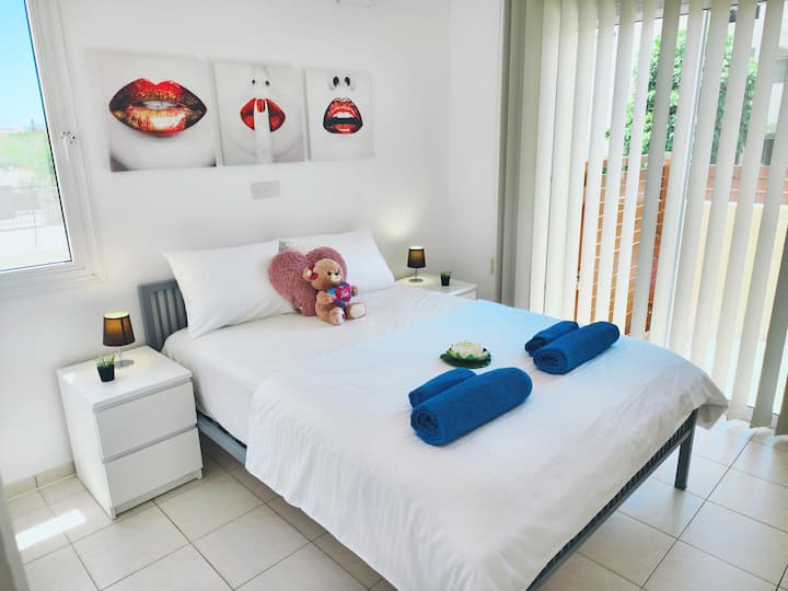 Ground Floor Apart In Quite Resort - 200 Mbits Ps3 - Paphos