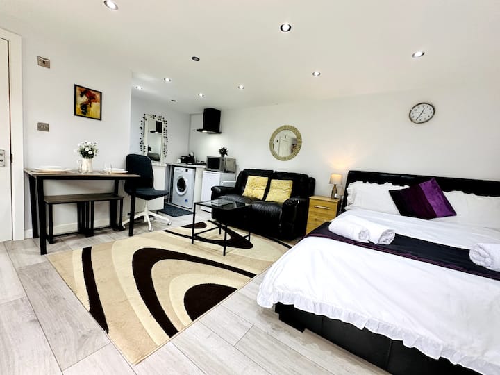 Modern Garden Studio | Near Heathrow & London - Hounslow