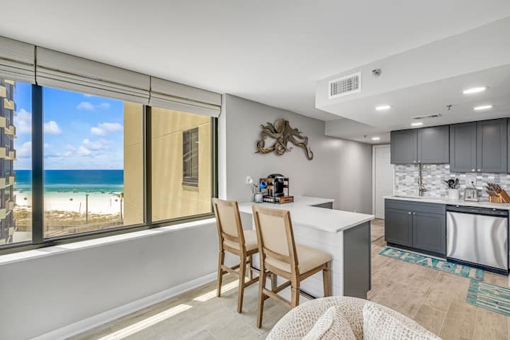 Newly Renovated Condo! Free Beach Chair Service! - Panama City Beach, FL