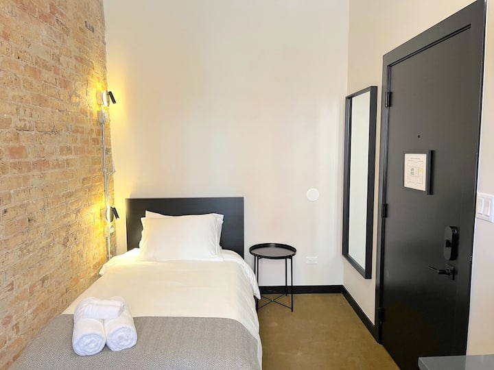 Logan Square Hotel Room 208 - Chicago, IL