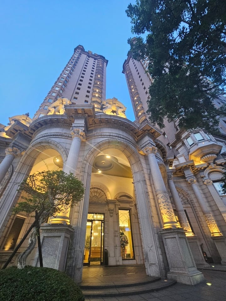 限月租>簡約時尚歐式豪宅>智能家電>電動沙發床>景觀露臺空中花園>歡迎留言詢問 - Taoyuan City