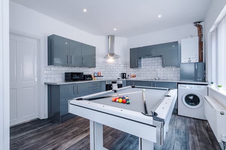 Long Stays Contractors | Parking| Quiet| Comfort - Salford