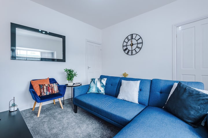 Long Stays Contractors| Central | Parking - Salford