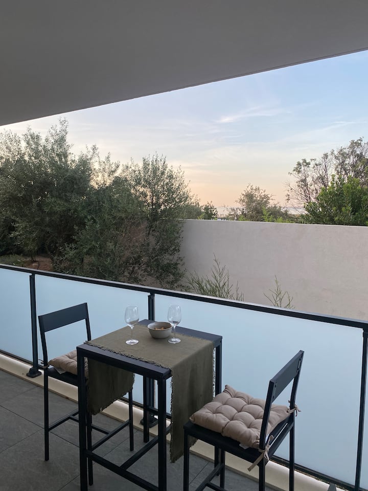 Charmant T2 Dans Résidence Avec Piscine - Calvi