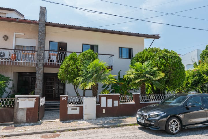 7min -> Uni& Sé-velha | Work Desk+300mbs Wifi + Ac - Coimbra