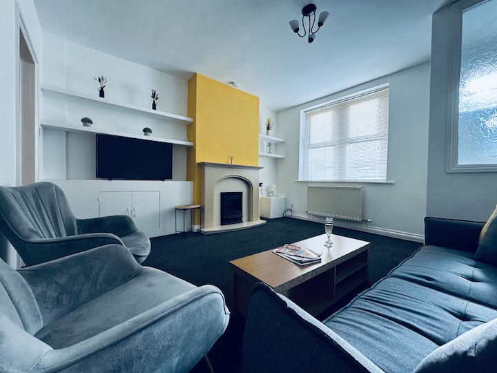 Cumberland House - 2 Bedrooms - Sleeps 4 - Maryport