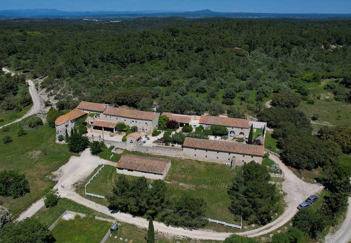 Privatisation Du Mas De Ponge - Nîmes