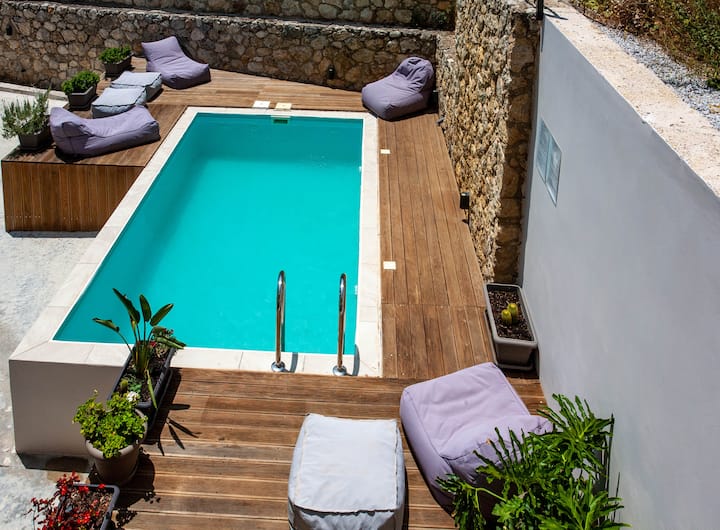 Azogire N4 | Pool View Room In Nature - Sougia