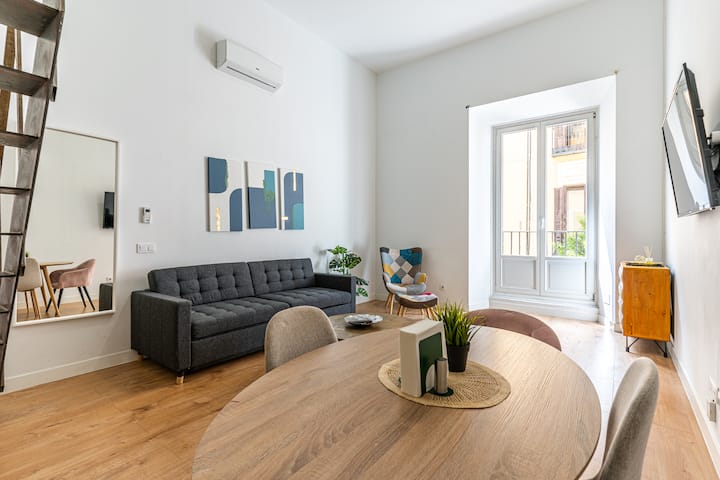 Bright Apartment With Balcony - マドリード