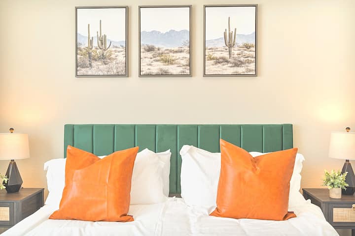 Cozy Cactus I 5 Bed Suite W/ Pool I Stadium & Golf - Surprise, AZ