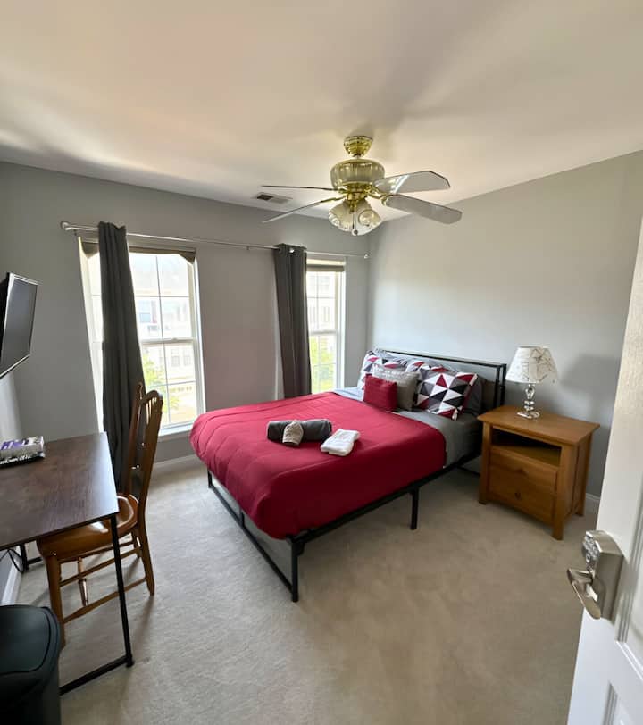 New Private Room Queen Bed, Shared Bath, Wifi W&d - Ashburn, VA
