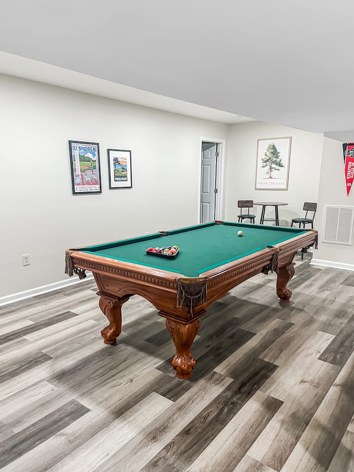 5 Bedroom Triangle Treasure With Game Room - Raleigh