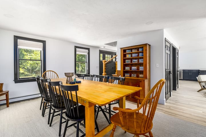 Peaceful Getaway; 4br; Lg Yard Near Town & Beaches - Falmouth, MA