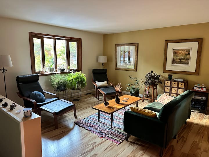 Relaxing And Cozy Apartment In Split-level Home - Oliver Winery, Bloomington