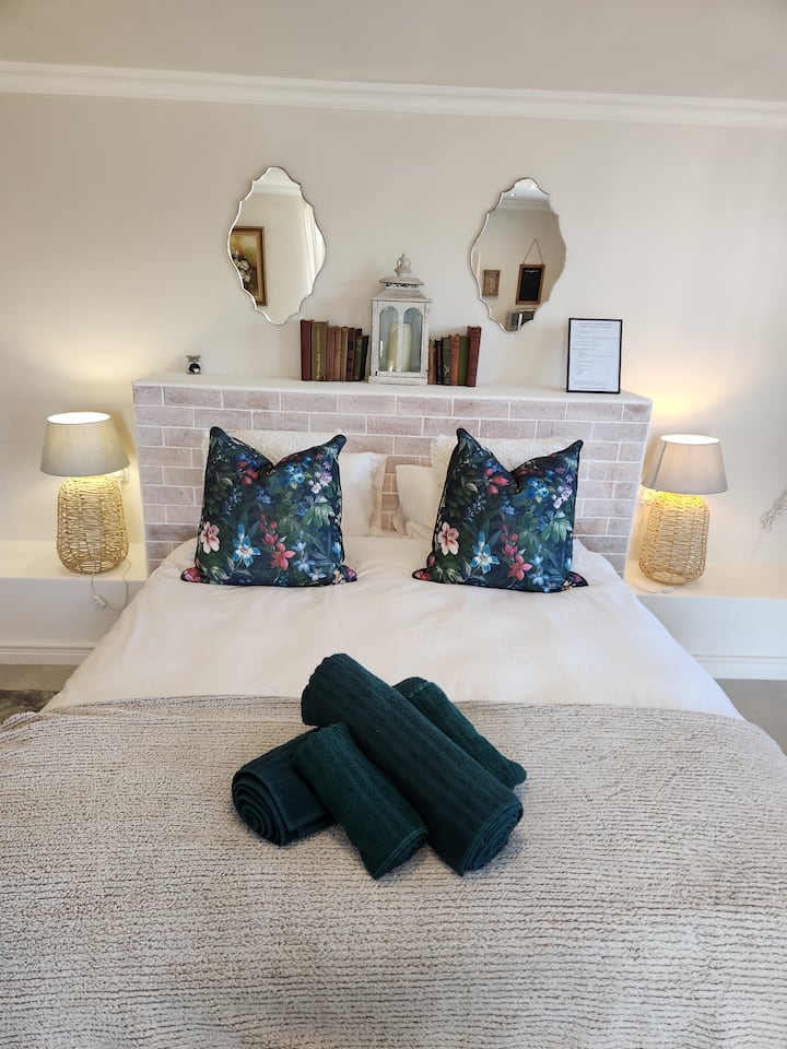 Haus Merwe Self Catering - Somerset West