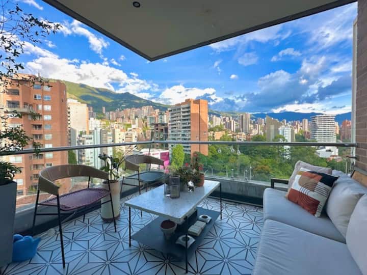 Modern Condo In El Poblado+views+a/c+pool - Medellín