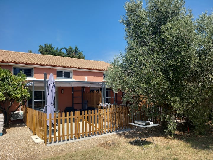 L'oranger, Cosy T2 Climatisé Sur Grand Jardin - Hyères