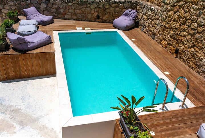 Azogire Poolside Room | Accessible Ground Floor - Sougia