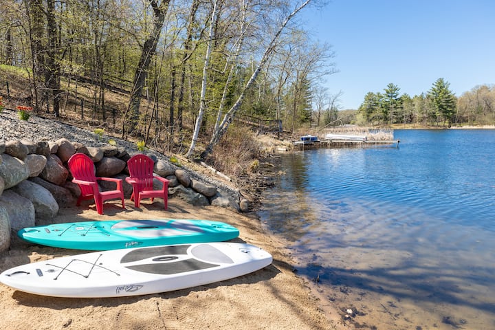Lakefront Escape | Dock, Kayaks + Pet-friendly - Crosslake, MN