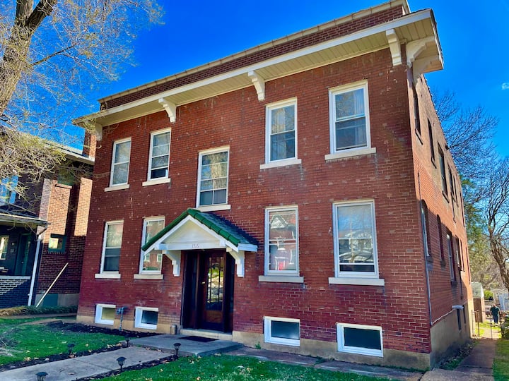 1s  Gorgeous 1 Bedroom Dogtown, A Sunlit Sanctuary - University City, MO