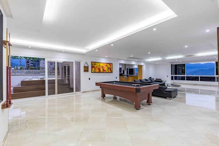 Lujoso Apartamento Con Jacuzzi En El Poblado! - Medellín, Colombia