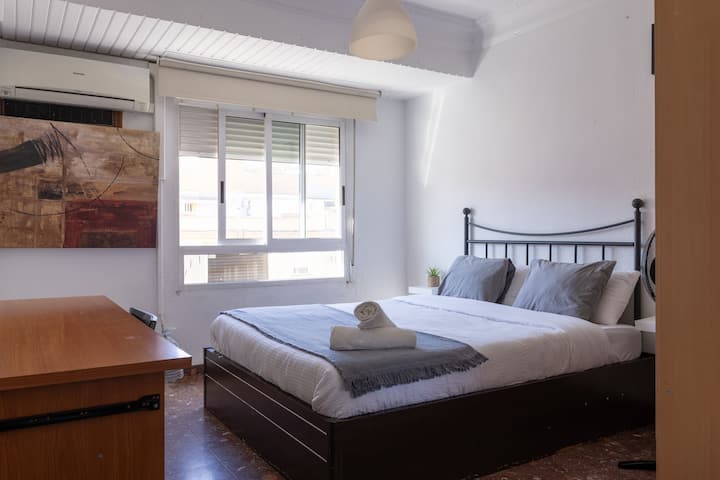 Hab.vistas | C.artes| A/c | Bed Queen | Fast Wi-fi - Valencia