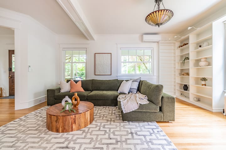 6br Capitol Hill Home | Steps To Parks & Dining - Seattle, WA