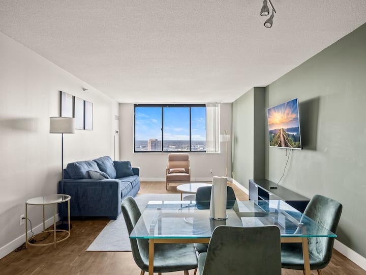 21st Floor Sky Tower | Free Parking/pool/gym/spa - Minneapolis