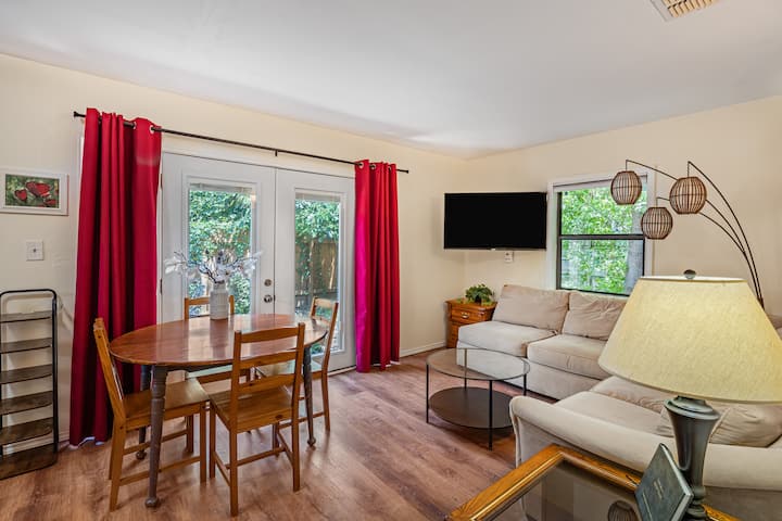 Serene 2br Ecocottage | Free Parking | Great Sleep - Austin, TX