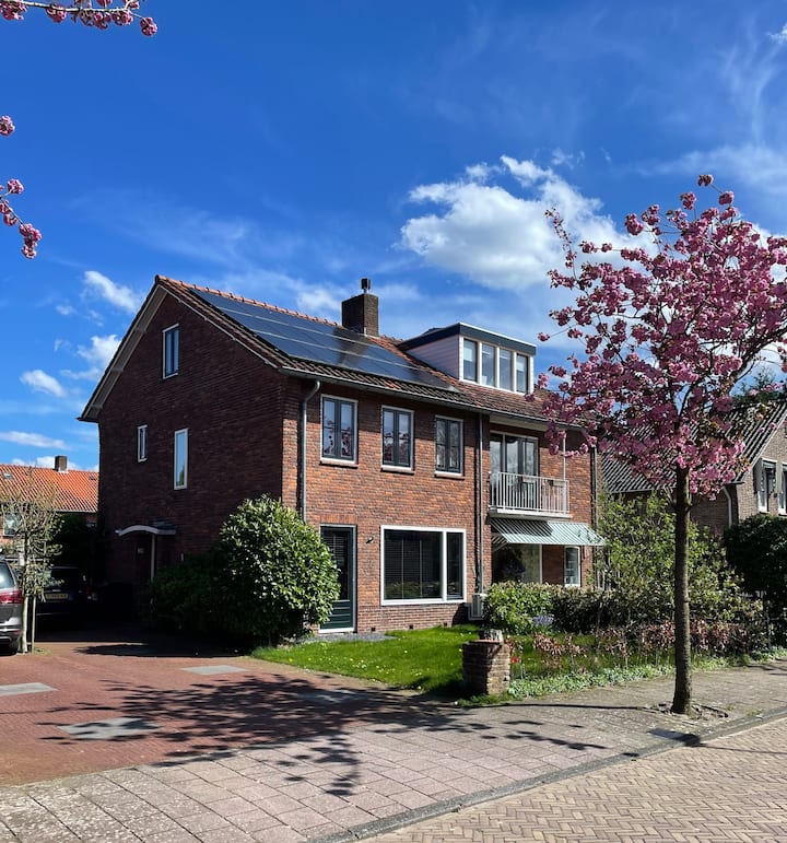 Family Home In Amsterdam Suburb With Free Parking! - Hoofddorp