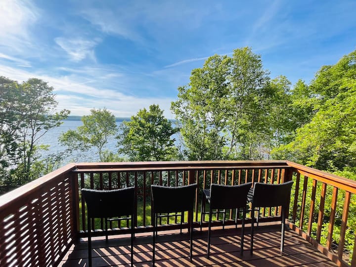 Sunset Hideaway: Waterfront With Private Beach - Cape Breton Island