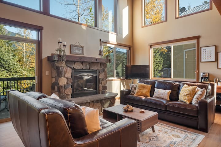 4br Family Retreat W/hot Tub And Ski/walk To Lift -