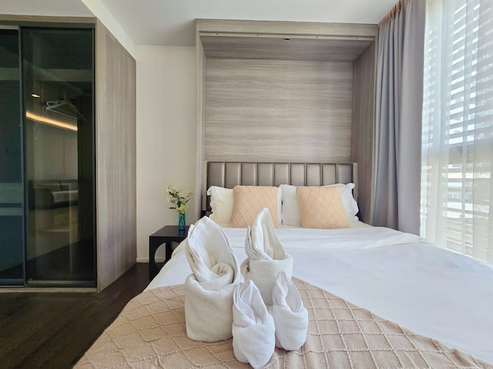 4ppl !Condo Near Asok/sukhumvitbts! Free Pool&wifi - Bangkok