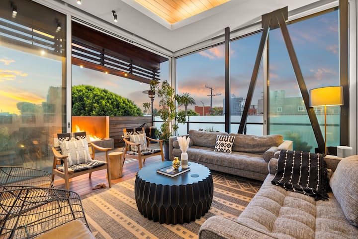 Hip Venice 5br/4.5b Home W Rooftop, Steps To Beach - Los Angeles, CA