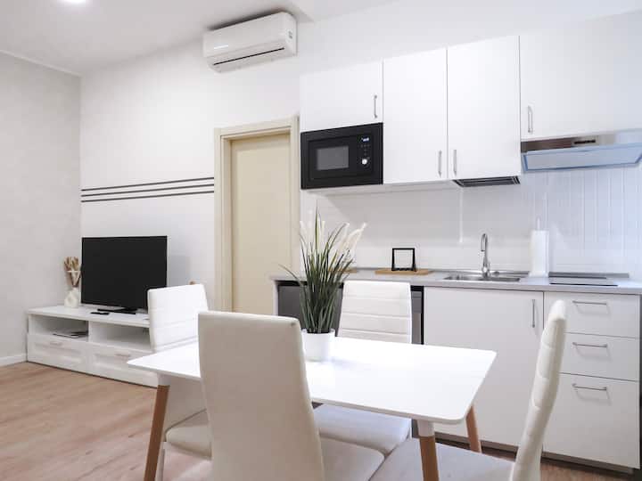 Urban Home | 10’ Duomo M2/m5 • Self Check-in -Wifi - Milan