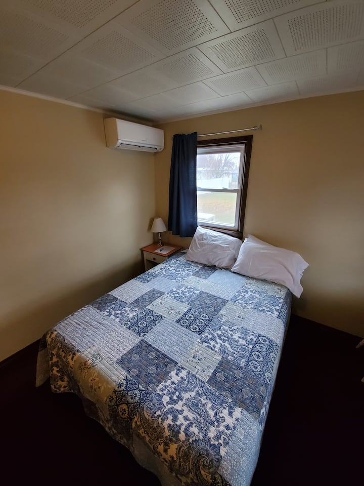 Deschutes Motel - Surf City - White River Falls State Park, Maupin