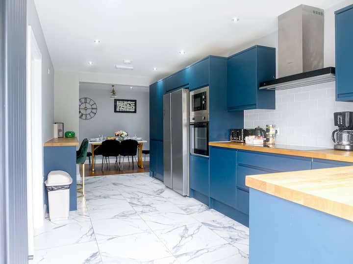 Royal Luxe 6 Bed House In London - 布羅姆利