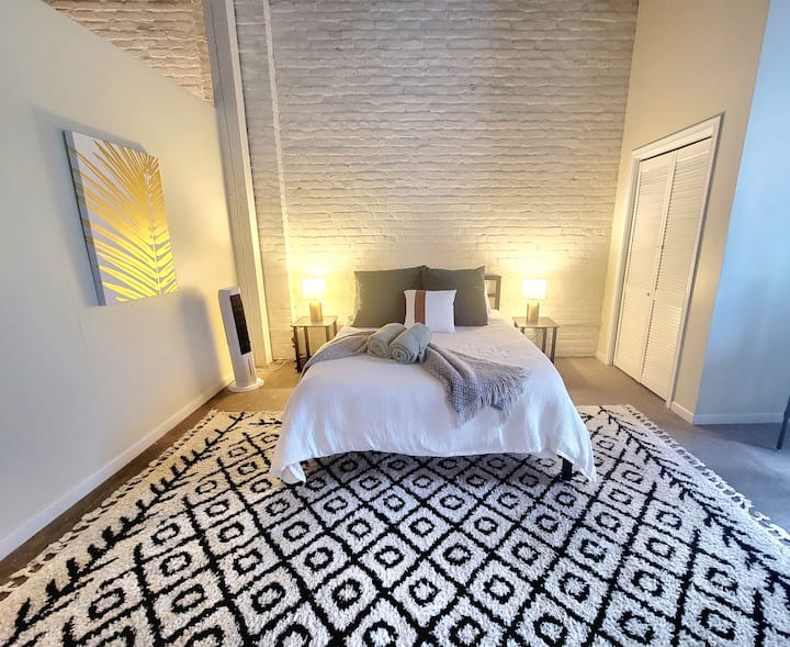 Downtown Historical Loft*parking*pets*riverfront - Lynchburg, VA