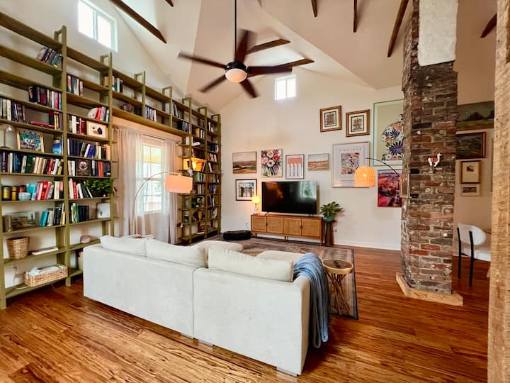 Charming Home Close To Uva & Downtown Mall - Charlottesville, VA