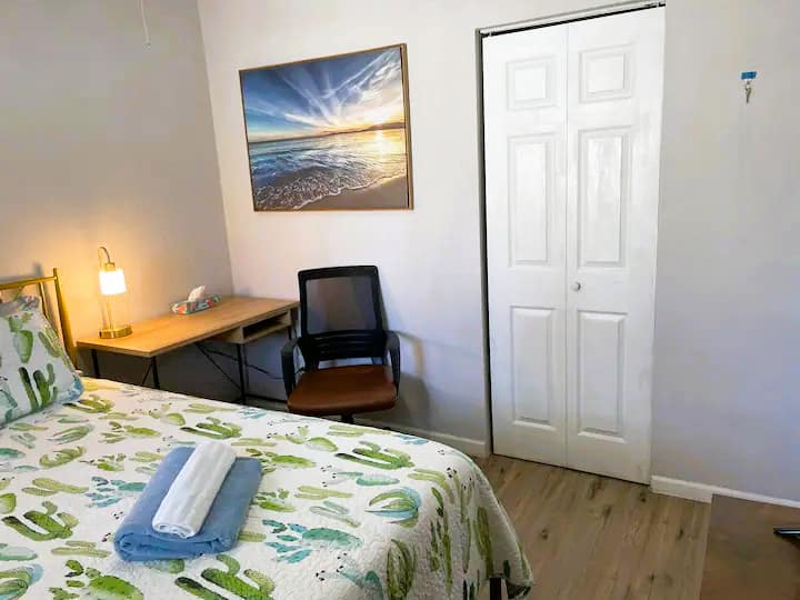 Cozy 2-bedroom Near Downtown Chandler - Chandler, AZ