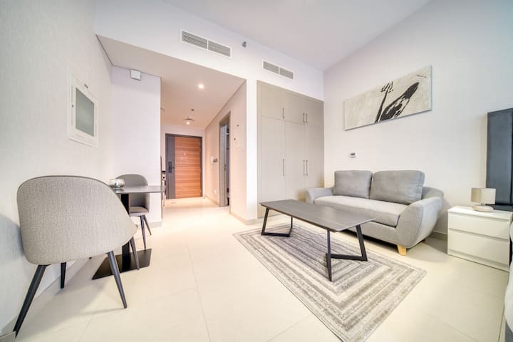 216 Modern Studio Pool View Al Jaddaf - Dubaï