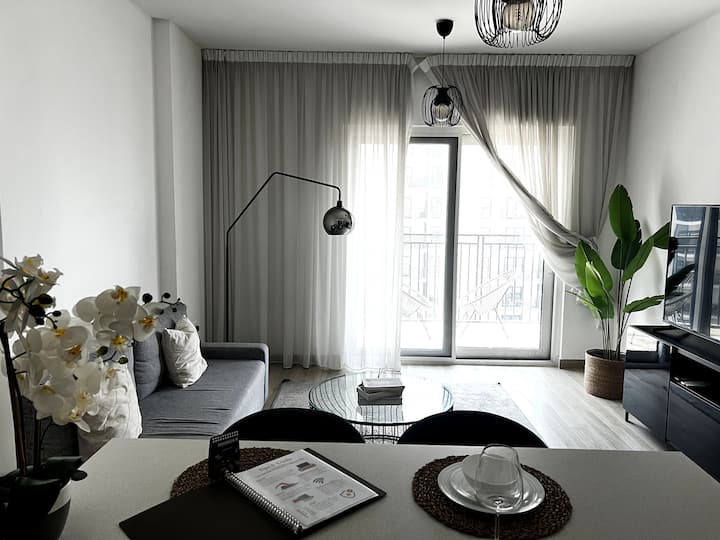 Yas Island 1br Walk To F1, Ferrari & Seaworld - Abu Dhabi Airport (AUH)